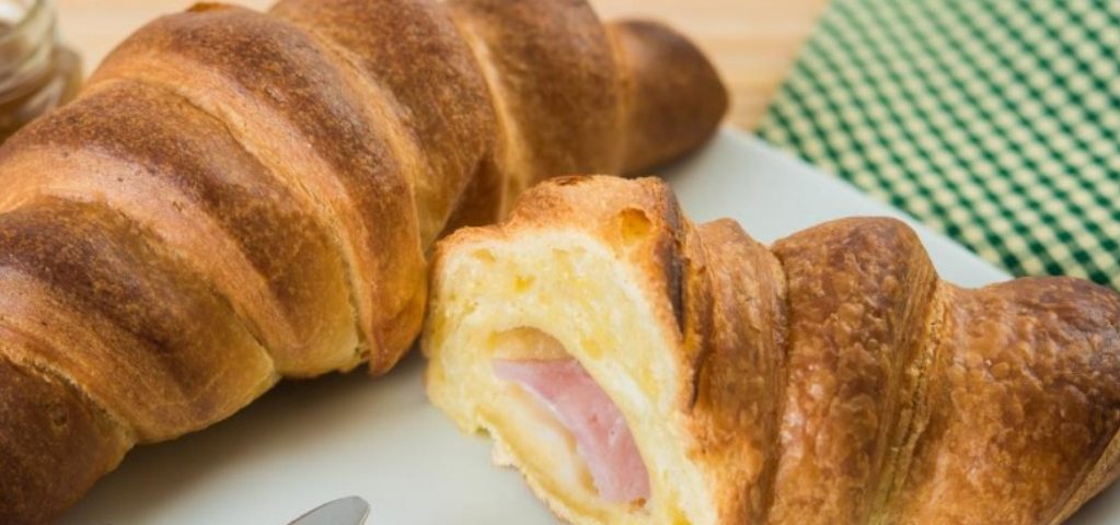 Croissant șuncă și cașcaval | Casa Pâinii